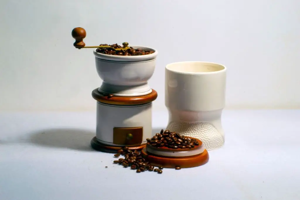 The Use of Hand Mills for Grinding Coffee Beans